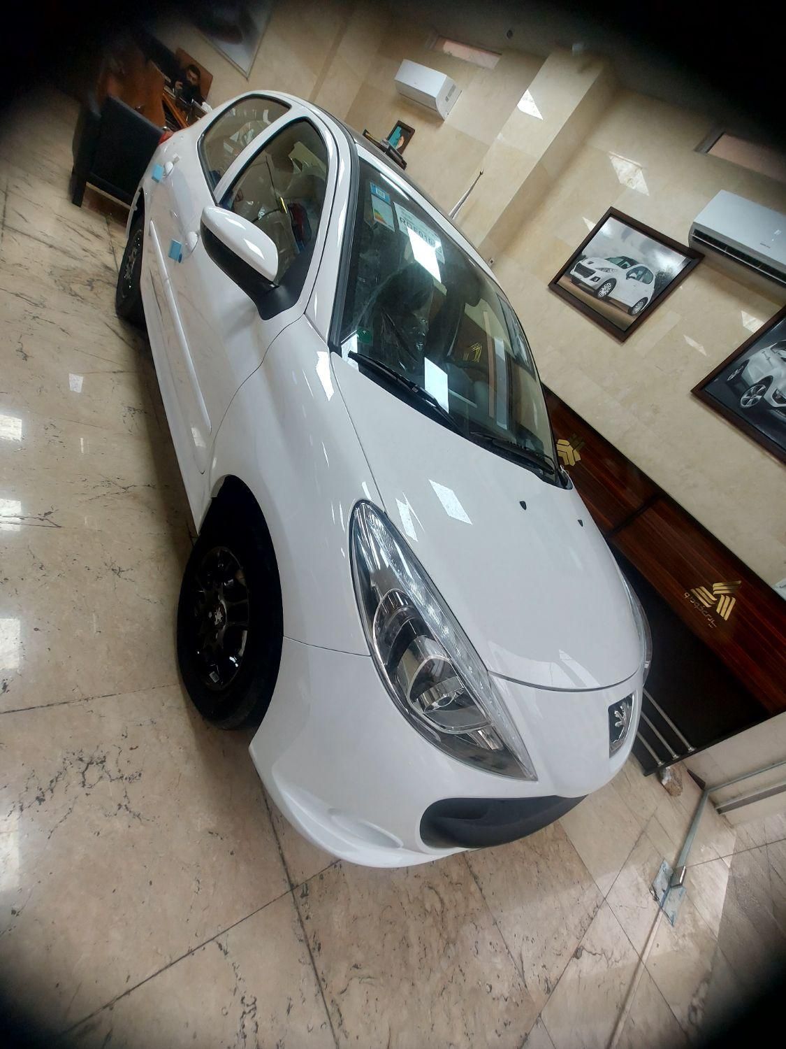 پژو 207i پانوراما اتوماتیک صفرارتقا یافته سفید1404 در تهران - ۱۸ تیر ۱۴۰۴