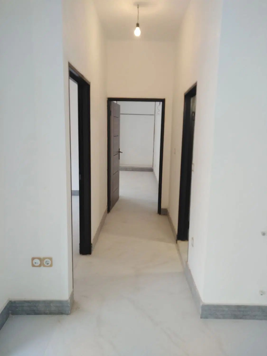 فروش واحد آپارتمان 2خوابه 137متری برف فروشان در شیراز - ۷ دی ۱۴۰۴